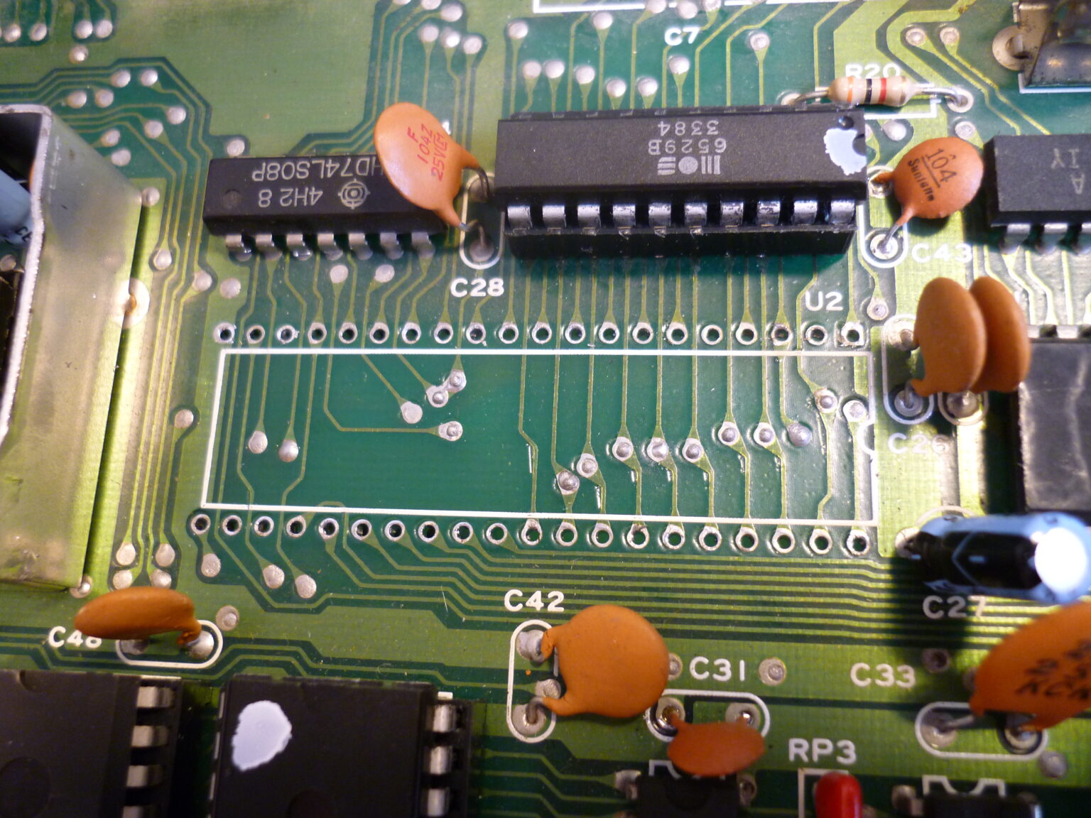 Commodore 16 & Plus 4 8501 to 6510 CPU conversion – Hackjunk.com